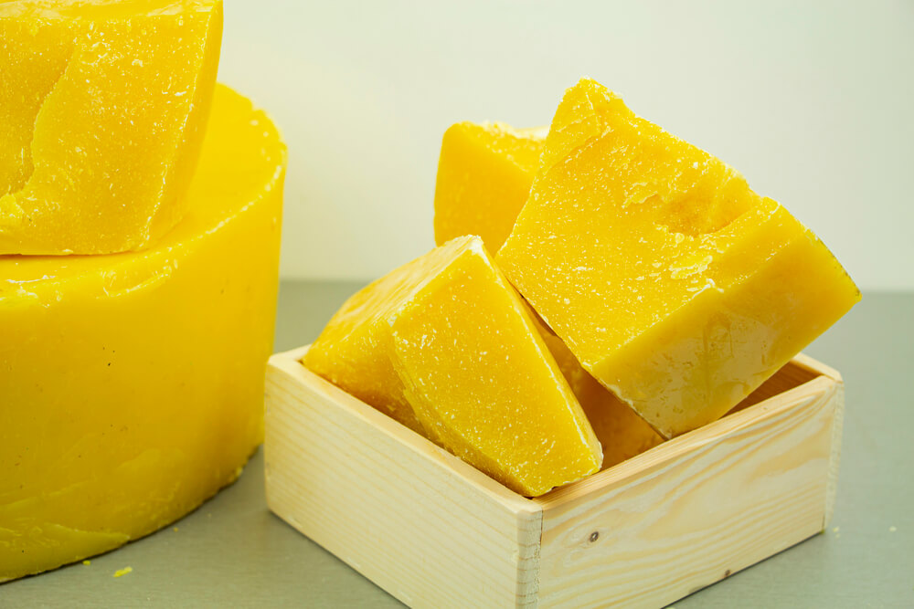9 Outstanding Skin Benefits of Beeswax - Age-Defying Beauty Made Easy